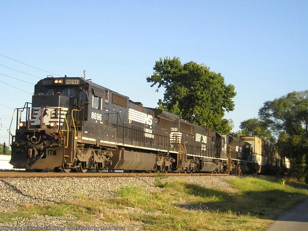 NS 8696 On NS 215 Eastbound